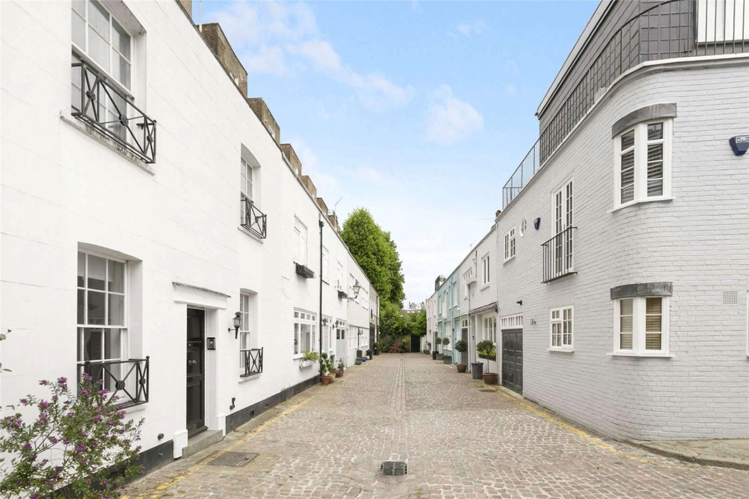 A Perfect London Mews House for Sale in Notting Hill - London Perfect